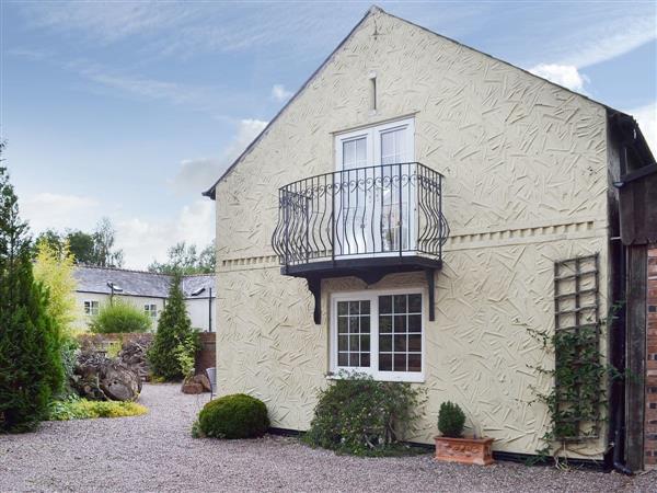 Ashcroft Barn in Mollington, near Chester, Cheshire sleeps 5