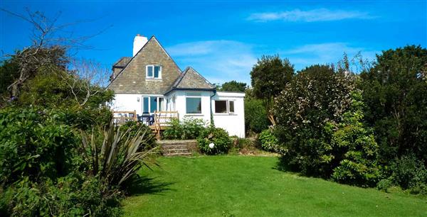 Top 10 holiday cottages in Trelew, Cornwall