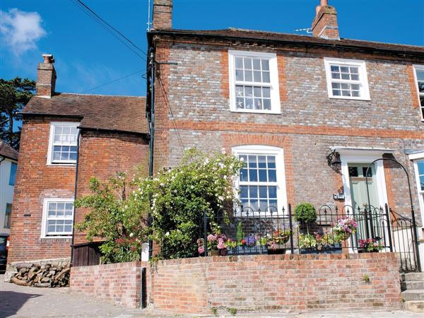 Castleton House in Hamble, near Southampton, Hampshire sleeps 4