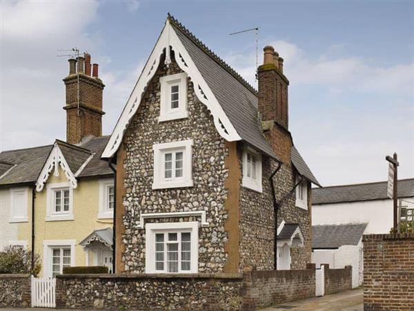 Feather Flint Cottage (Ref : UK33144) in Littlehampton Pet Friendly ...