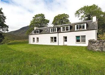 Glenmeanich Cottage in Strathconon, Muir of Ord, Ross-Shire sleeps 9