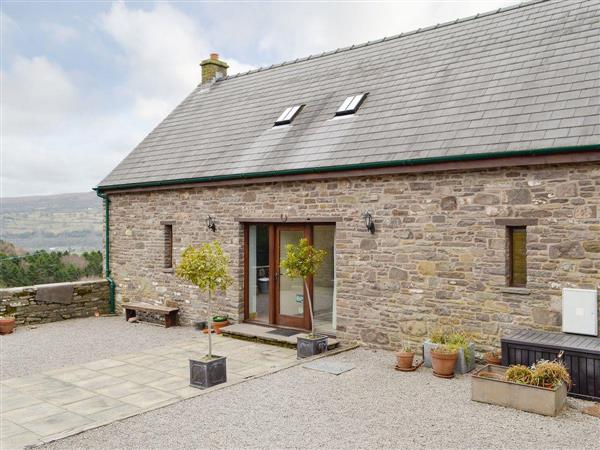 Hall Farm Barns - Little Hare Barn in Llangenny, near Crickhowell ...