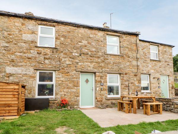 Hill End Cottage in Low Row near Reeth, North Yorkshire sleeps 8