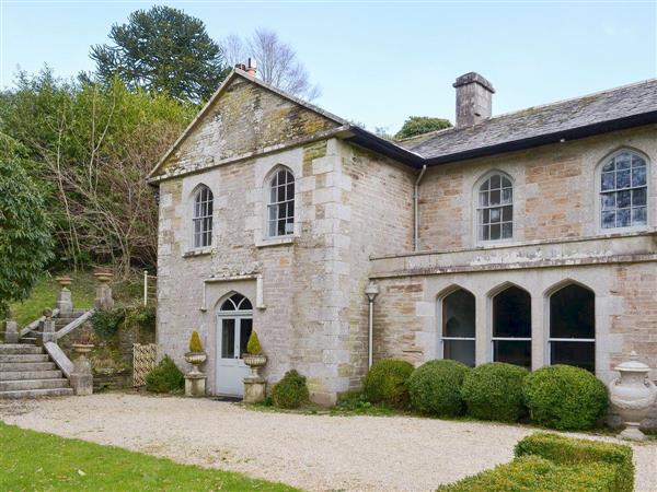 Photos of Kings and Queens Apartments @ Castle - Queens Apartment ...