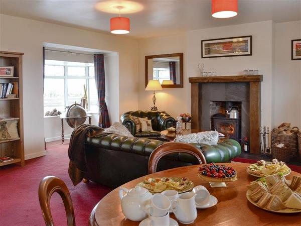Laigh Auchenharvie Cottage in Torranyard, near Irvine, Ayrshire sleeps 4