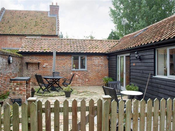 Lodge Farm Holiday Barns - The Courtyard in Bawburgh, near Norwich ...