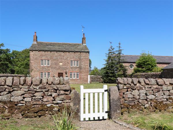 Marl Hill House in Cow Ark near Clitheroe, Lancashire sleeps 8