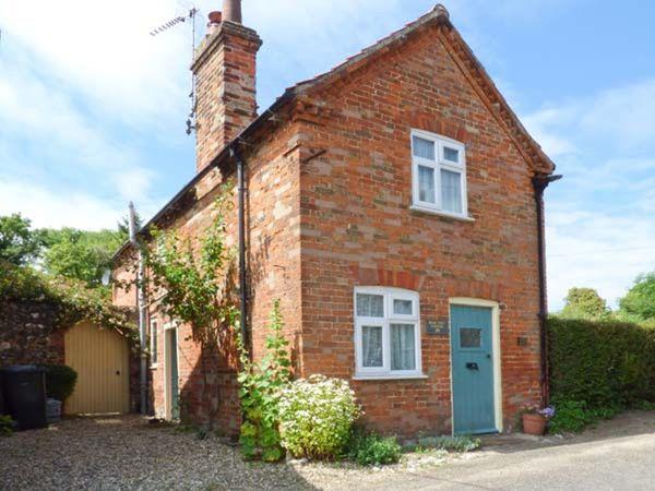 Pear Tree Cottage in Castle Acre, Norfolk sleeps 4