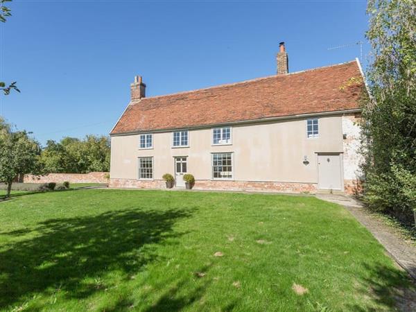 Retreat East - The Farmhouse in Hemingstone, near Ipswich, Suffolk sleeps 8