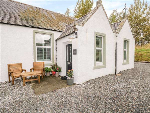 Rowan Cottage in Huntly, Aberdeenshire sleeps 4