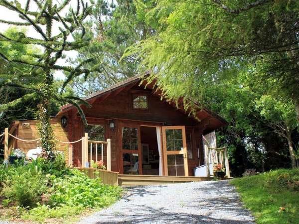 The Cabin in Ludgvan, Cornwall sleeps 3