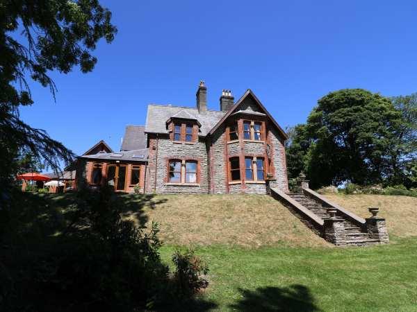 The Old Rectory in Painscastle, Powys sleeps 12